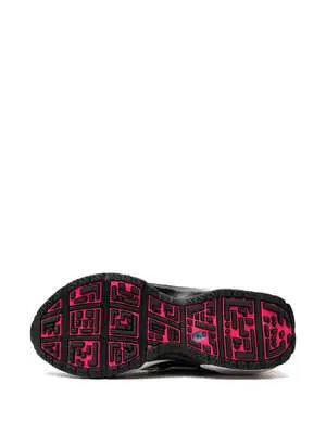 Nike Air Max Sndr Highlighters Sneakers - Pink