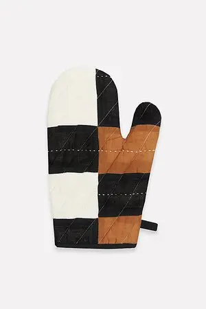 ANCHAL Quilted Oven Mitt - Camel