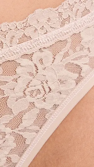 Hanky Panky Signature Lace High Cut Thong - Chai