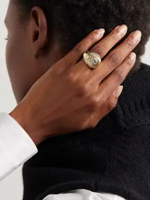 Yvonne Léon 9-karat And Topaz Signet Ring - Gold