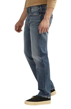 SILVER JEANS CO. Eddie Athletic Fit Tapered Jeans