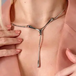 LUCY QUARTERMAINE Drop Y Neck Necklace - Sterling Silver