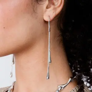 LUCY QUARTERMAINE Drop Earrings