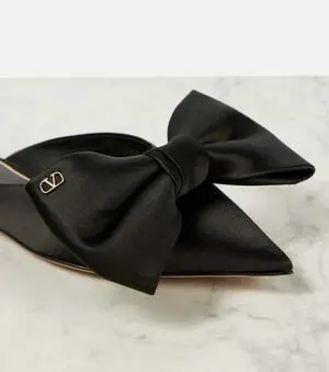 Valentino Garavani Un Chateau Bow Satin Mules