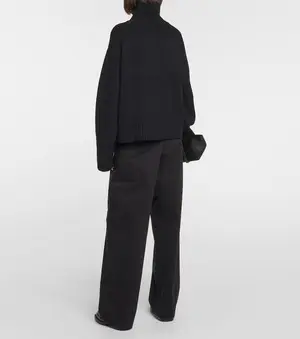LISA YANG Fleur Cashmere Turtleneck Sweater