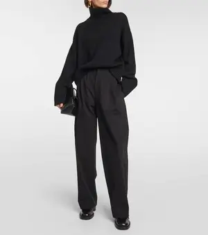 LISA YANG Fleur Cashmere Turtleneck Sweater