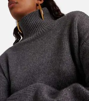 LISA YANG Fleur Cashmere Turtleneck Sweater