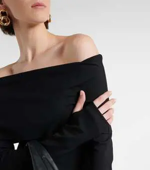 Dorothee Schumacher Off-shoulder Top