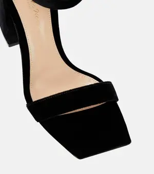 GIANVITO ROSSI Wondy Velvet Sandals
