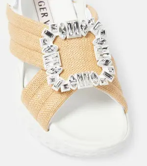 ROGER VIVIER Viv' Run Light Strass Buckle Sandals - Beige