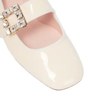 ROGER VIVIER Tres Vivier Patent Leather Ballerinas - White
