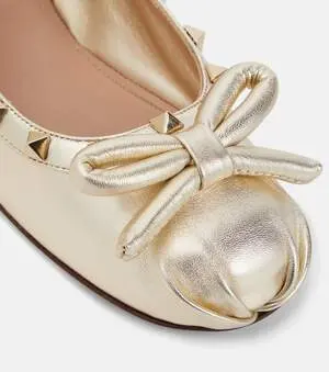 Valentino Garavani Rockstud Metallic Leather Ballet Flats - Gold