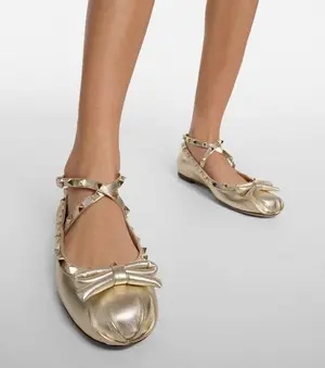 Valentino Garavani Rockstud Metallic Leather Ballet Flats - Gold