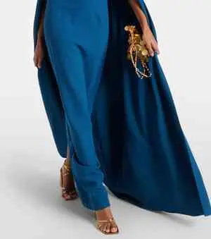 Safiyaa Cinza Caped Gown