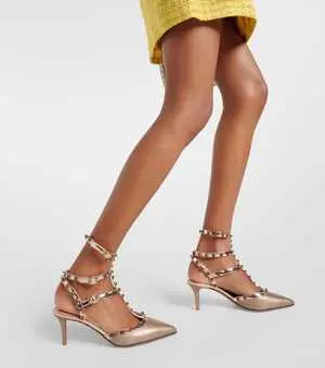 Valentino Garavani Rockstud Leather Pumps