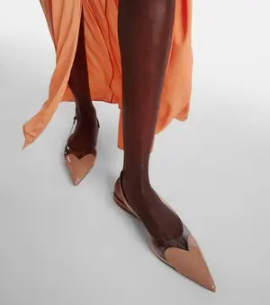 Alaïa Le Cour Patent Leather And Pu Slingback Flats - Beige