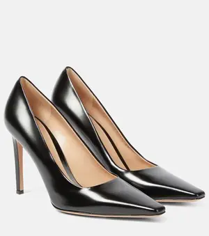 GIANVITO ROSSI Leather Pumps - Black