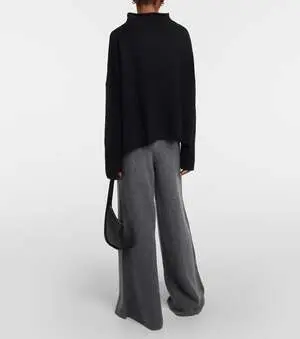 LISA YANG Sandy Cashmere Mockneck Sweater