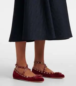 Valentino Garavani Rockstud Velvet Ballet Flats - Burgundy