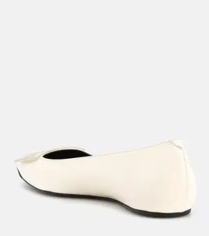 ROGER VIVIER Trompette Patent Leather Ballet Flats - White