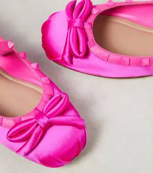 Valentino Garavani Rockstud Embellished Ballet Flats - Pink