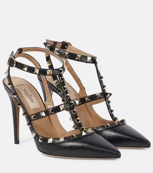 Valentino Garavani Rockstud Leather Pumps - Black