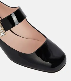ROGER VIVIER Tres Vivier Patent Leather Mary Jane Pumps