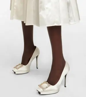 ROGER VIVIER Flower Strass Platform Pumps