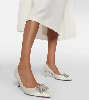 ROGER VIVIER Flower Strass Embellished Satin Pumps - White