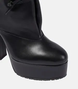 Alaïa Trekk 135 Leather Ankle Boots - Black
