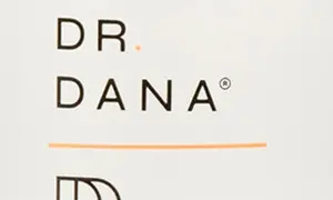 DR. DANA Hydrating Non-acetone Nail Polish Remover