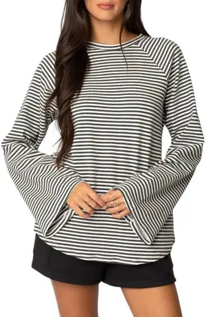 EDIKTED Stripe Oversized Top