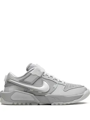 Nike Dunk Genesis Low Top Sneakers