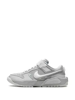 Nike Dunk Genesis Low Top Sneakers