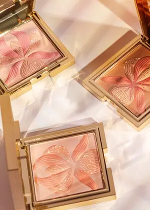 Sisley L'orchidée Highlighting Blush With White Lily