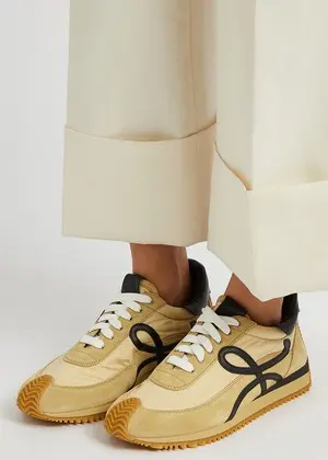Loewe Flow Runner Panelled Sneakers - Tan