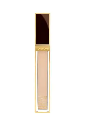 TOM FORD Shade And Illuminate Concealer, Bare, Seamless Coverage, Lightweight Formula, Brightening Effect - 0c0 Bare