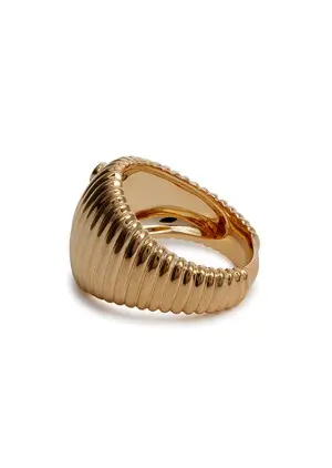 Yvonne Léon Chevaliere Berlingot 9kt Signet Ring