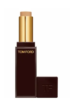 TOM FORD Traceless Soft Matte Concealer 4w1, Breathable Formula, Radiant Glow - Sand