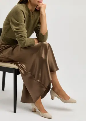 Manolo Blahnik Okkatopla 50 Suede Pumps
