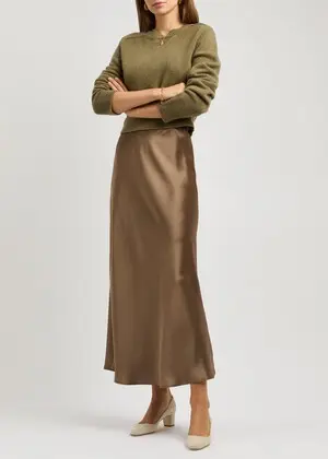 Manolo Blahnik Okkatopla 50 Suede Pumps