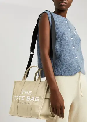 Marc Jacobs Tote Medium Canvas Tote - Beige