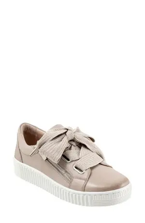 Eos Jovi Leather Sneakers - Stone