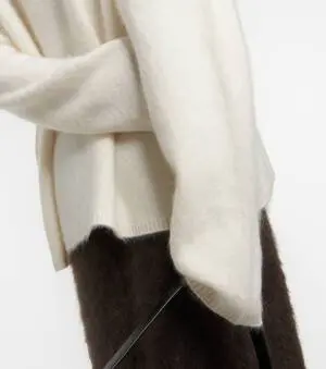 LISA YANG Natalia Brushed Cashmere Sweater - Neutrals