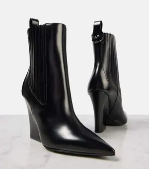 Valentino Garavani Vlogo Lockette Leather Ankle Boots