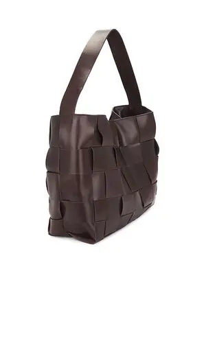 ST. AGNI Woven Large Tote - Chocolate