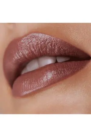 Victoria Beckham Posh Lip - Pose