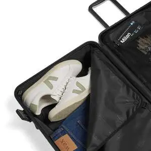 EASTPAK Resist'r Hard-shell Luggage Case