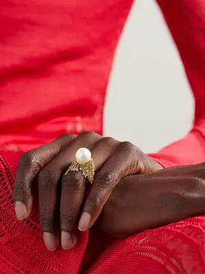 Yvonne Léon Pompon 18-karat Pearl And Diamond Ring