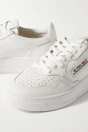 AUTRY Medalist Low Leather Sneakers